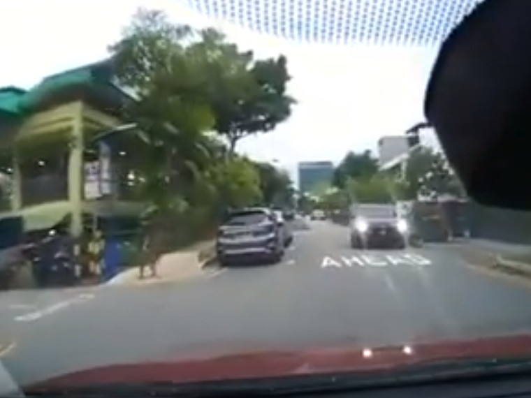 Driving against traffic at Onan Rd