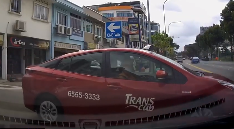 SHB7583H Transcab Taxi going against traffic. Unapologetic and swears.