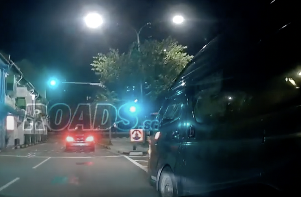 #PC1848J Toyota Hiace nearly caused an accident